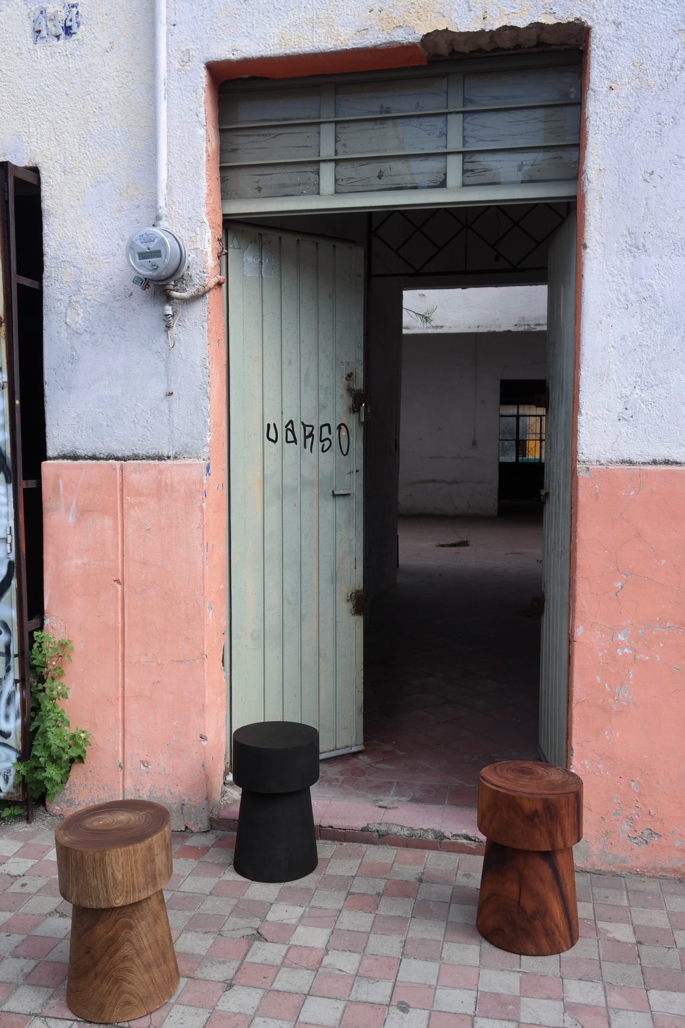 “Potro” Stool by piedrafuego | ADORNO DESIGN