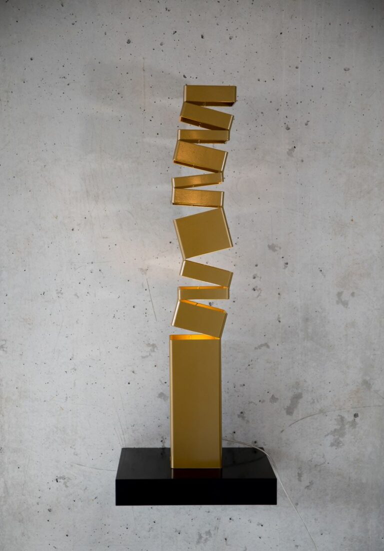 “TETRIS” table lamp, gold by Yves Pauwels | ADORNO DESIGN