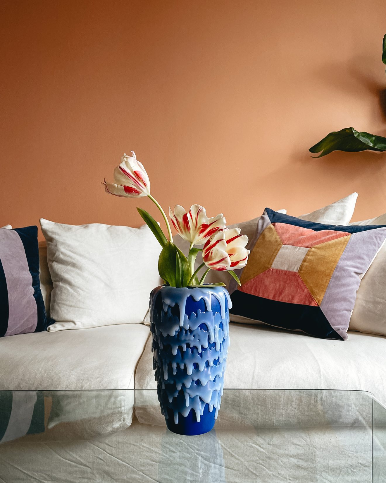 Larisa Vase by Animate Objects | ADORNO DESIGN