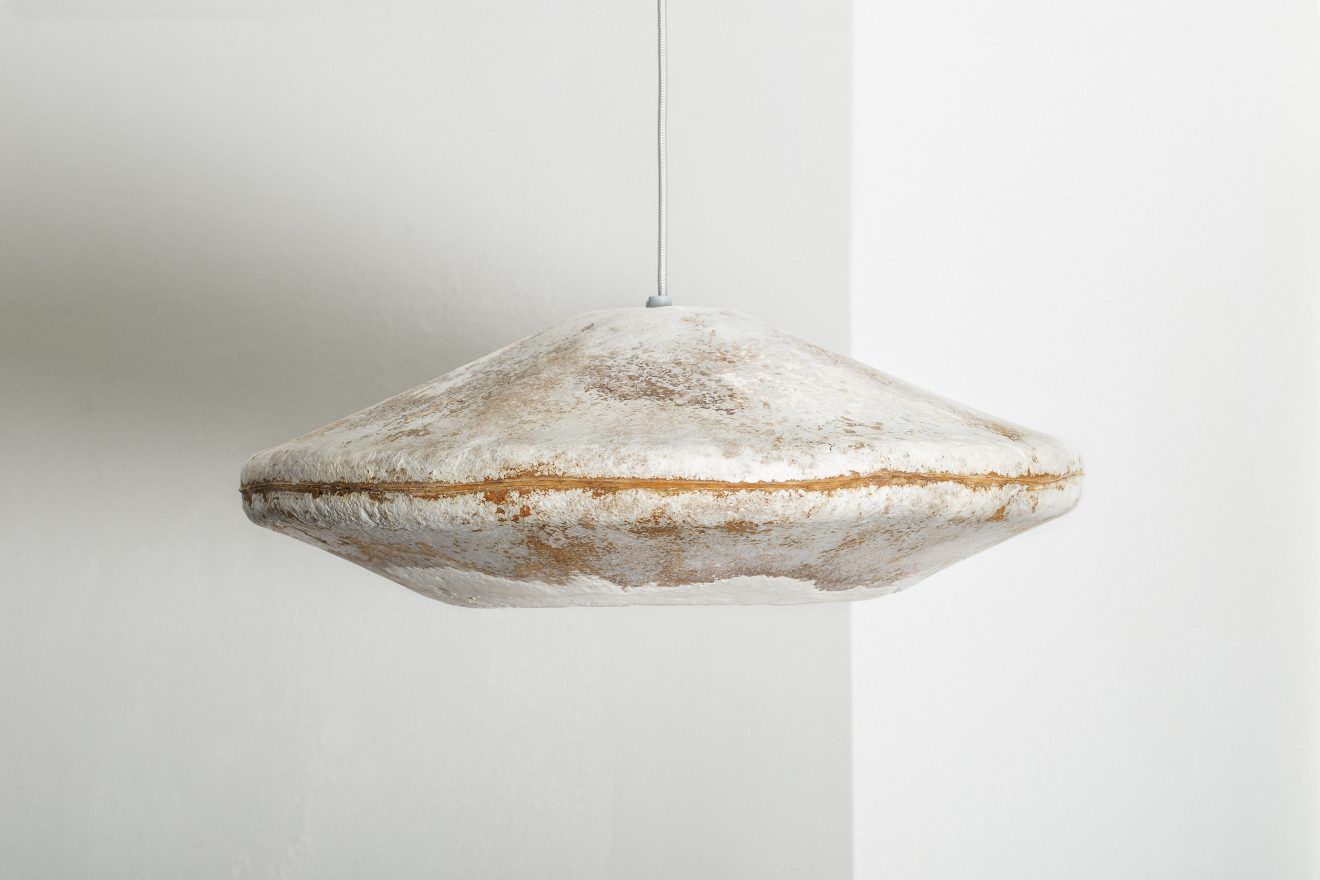 B Wise – Mycelium-Based Pendant Lamp by Myceen | ADORNO DESIGN