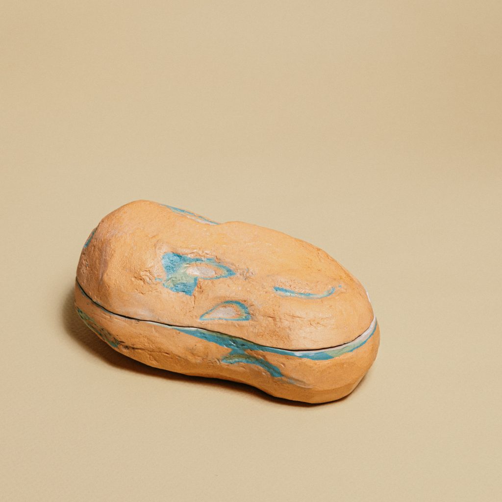 Pome Stone Geocromatik by Elizabeth Vásquez Arbulú | ADORNO DESIGN