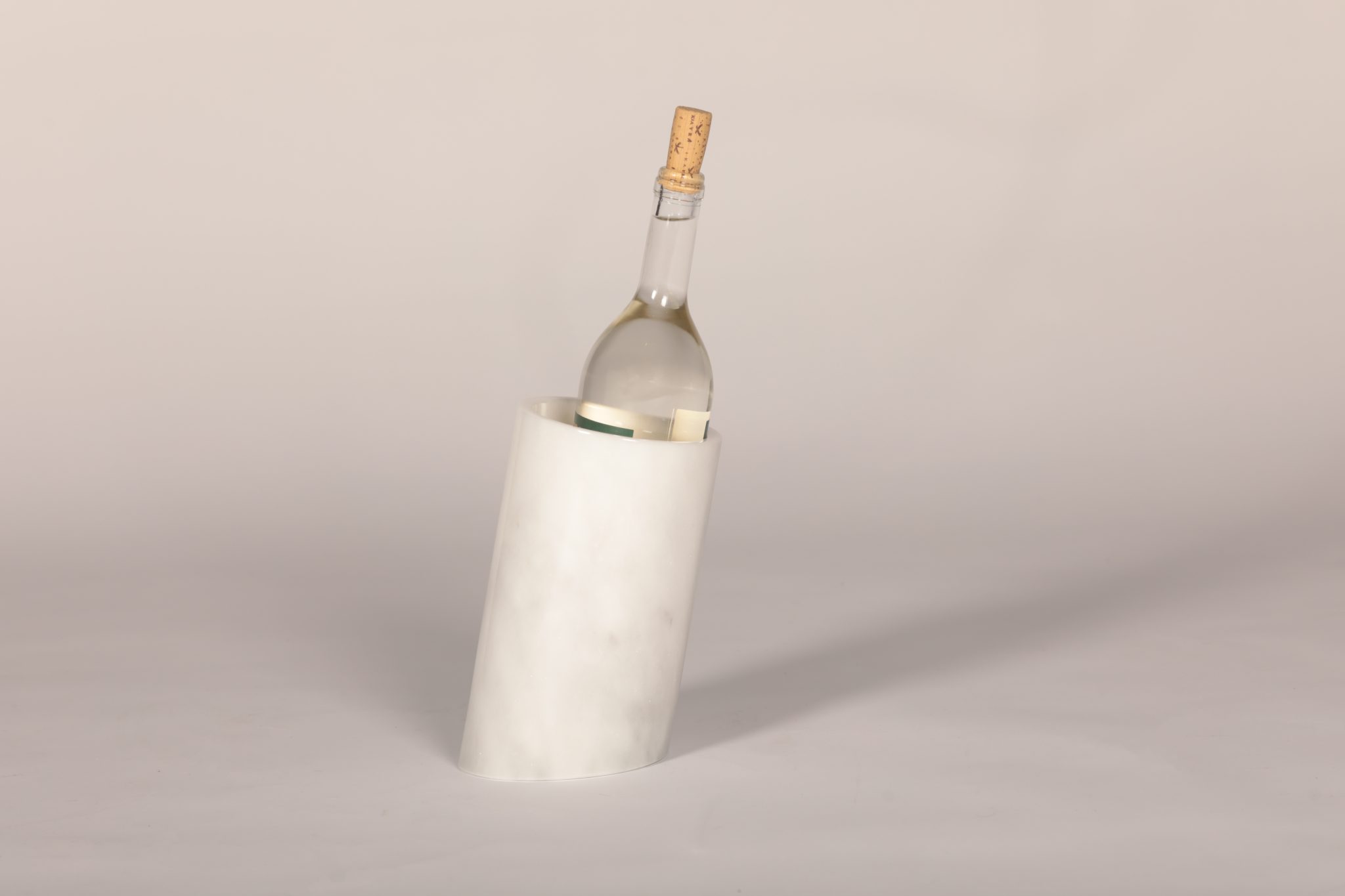 BOTELLA – White Marble Bottle Holder by Studio Mohs | ADORNO DESIGN