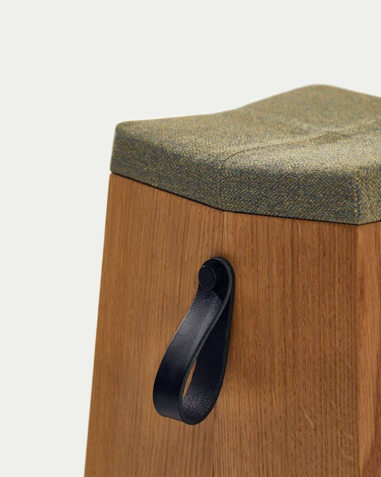 HAPPENS – Oak Wood Stool by Heilig Objects | ADORNO DESIGN