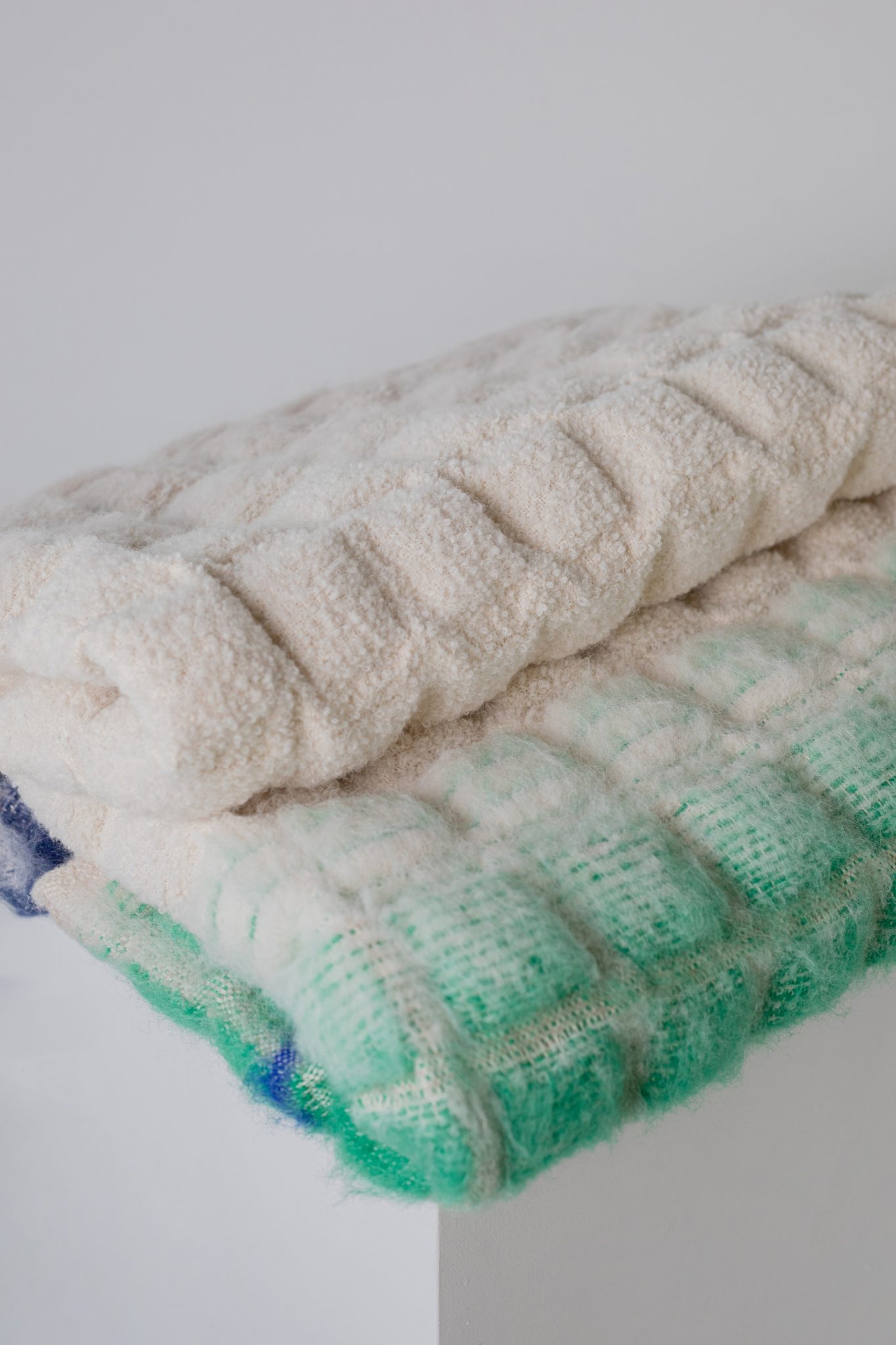 Blur (v) – Handwoven Blanket by Rest Studio | ADORNO DESIGN