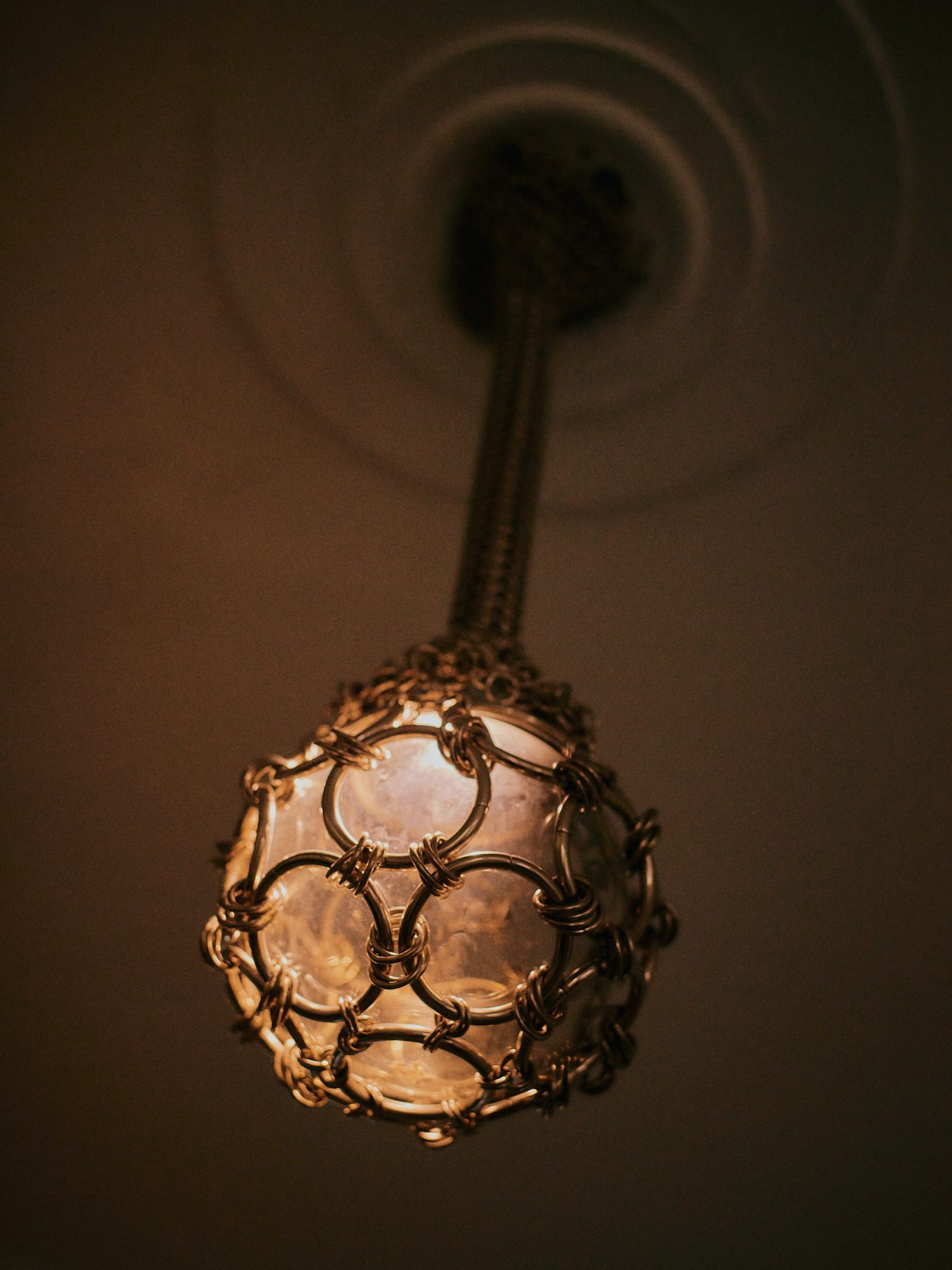 Chainmail – Single Pendant Droplet Chandelier by Panorammma Atelier ...