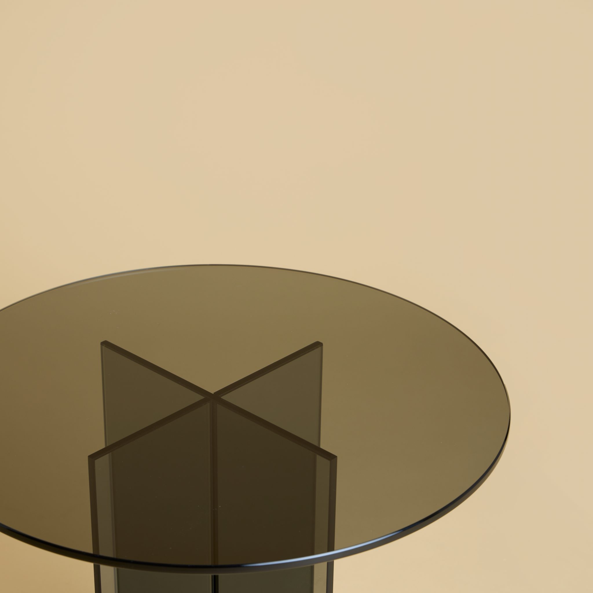Amami – Round Smoked Glass Side Table by Lebanto | ADORNO DESIGN