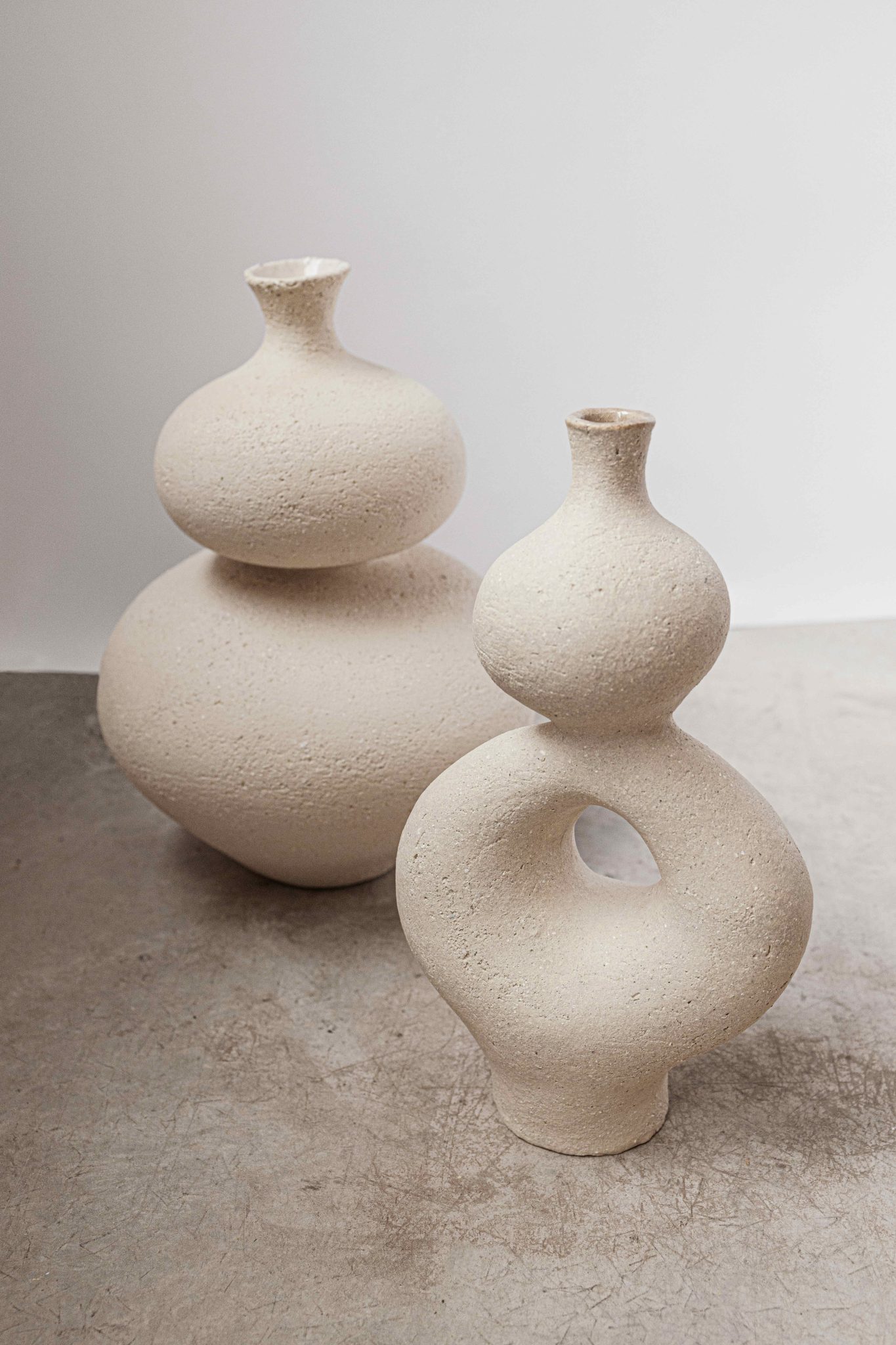 Ava Flora – Stoneware Vessel by Lucia Mondadori | ADORNO DESIGN
