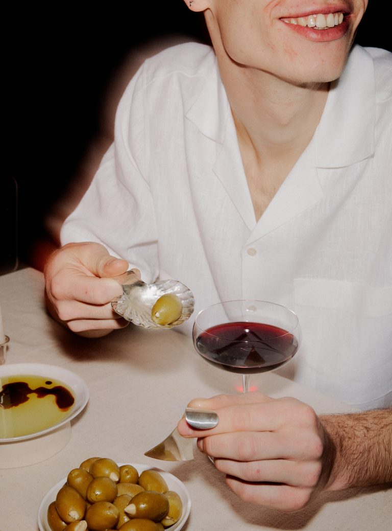 Dig In – Shell Spoon by Lilli Malou | ADORNO DESIGN