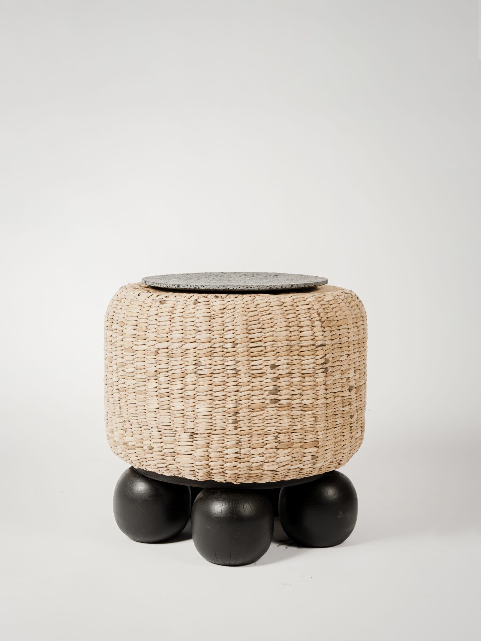 Fos Puff 01 by Daniel Orozco Estudio | ADORNO DESIGN