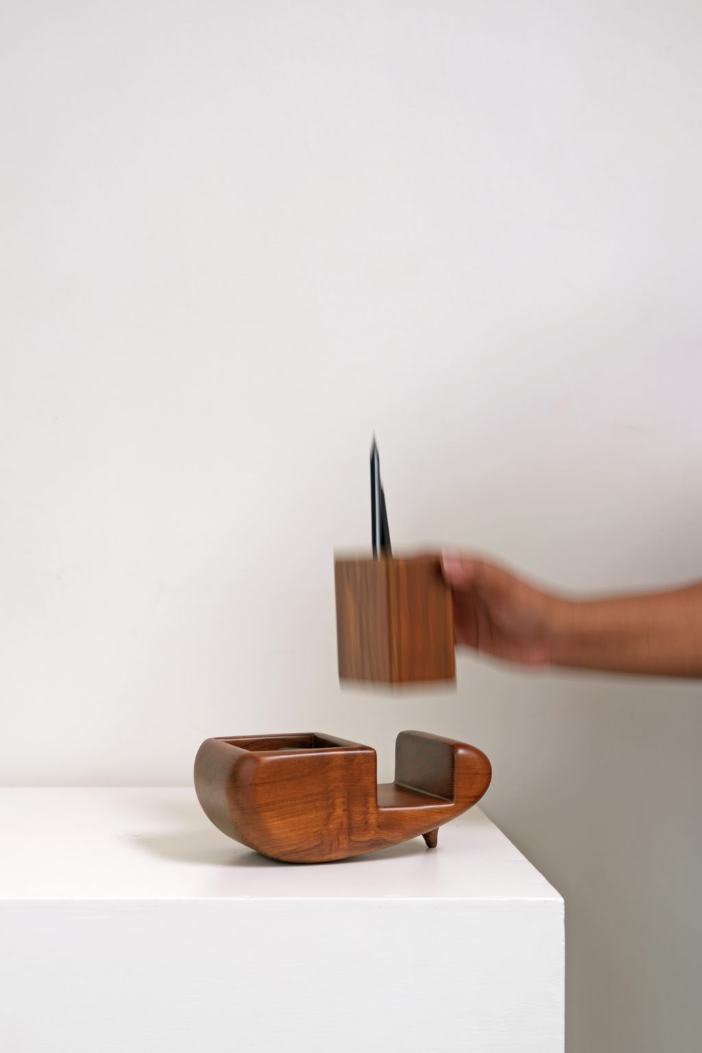 Sculp Stationery Holder by Studio Indigene | ADORNO DESIGN