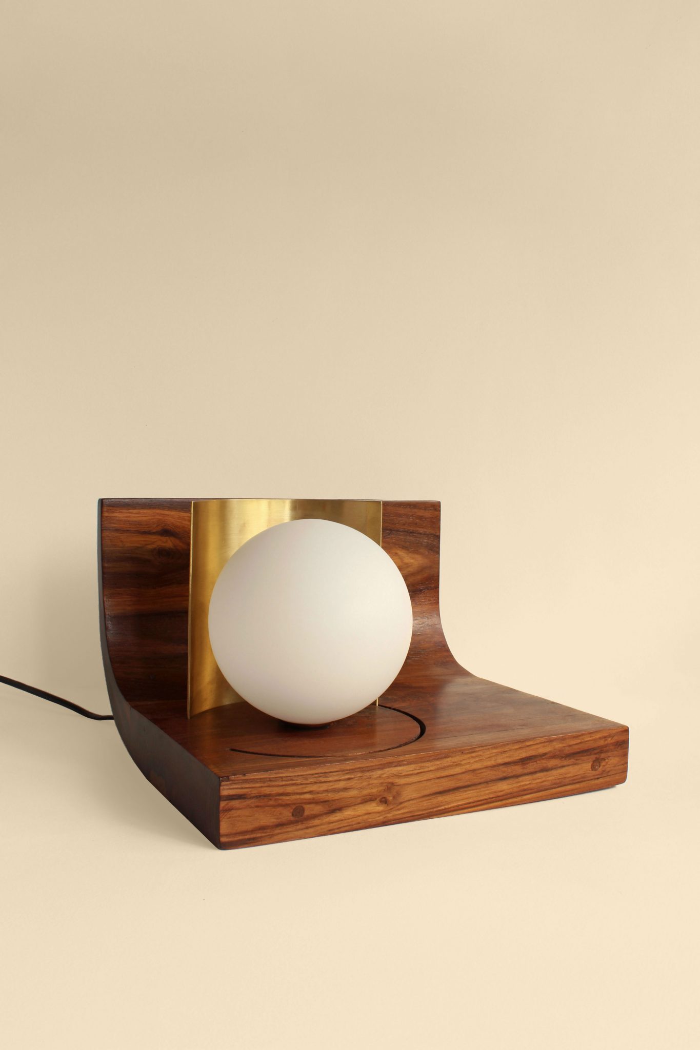 Indu – The Moving Shade Lamp by Studio Indigene | ADORNO DESIGN