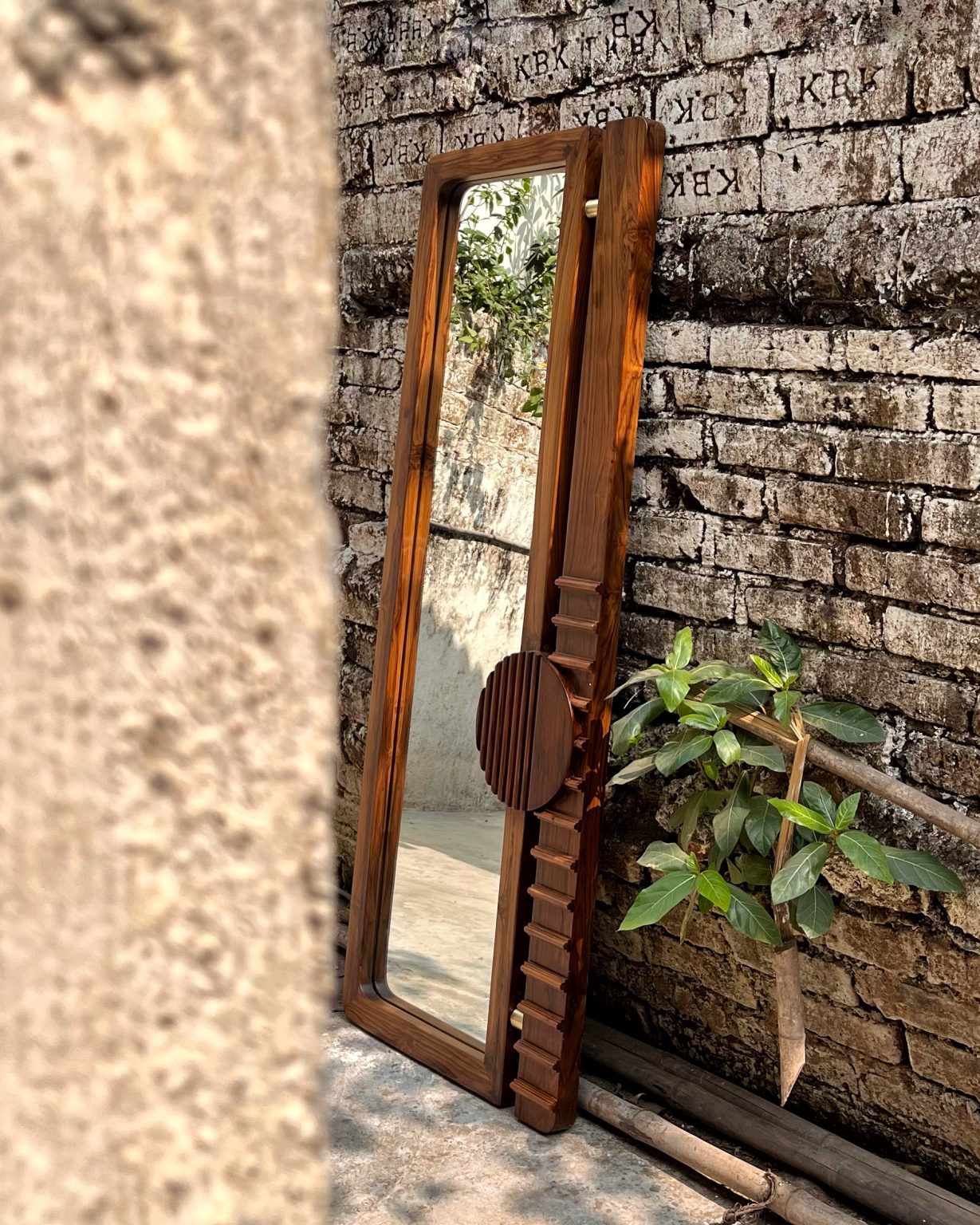 Sammukhin – Xs Wall Mirror by Studio Indigene | ADORNO DESIGN