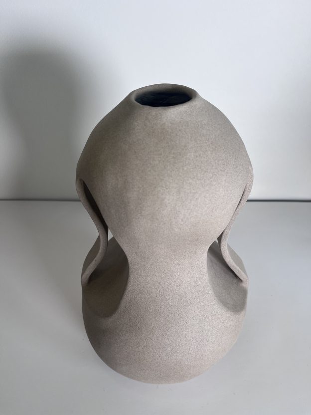 Hidden – Stoneware Vase No:2 by Rezzo Ceramics | ADORNO DESIGN