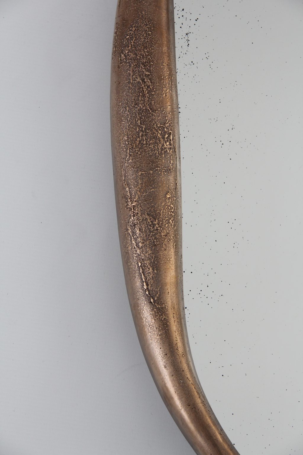 Mirror Perfumer – Handmade Bronze Wall Mirror by Vogel Studio | ADORNO DESIGN