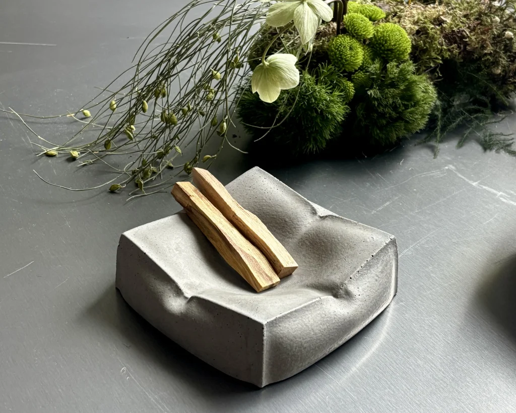 Pillow Tray Raw – Concrete Design Tray by julius.works | ADORNO DESIGN