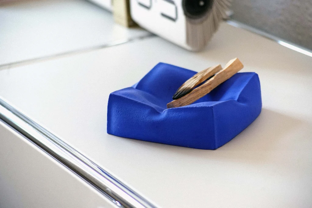 Pillow Tray Ultramarine – Design Tray by julius.works | ADORNO DESIGN